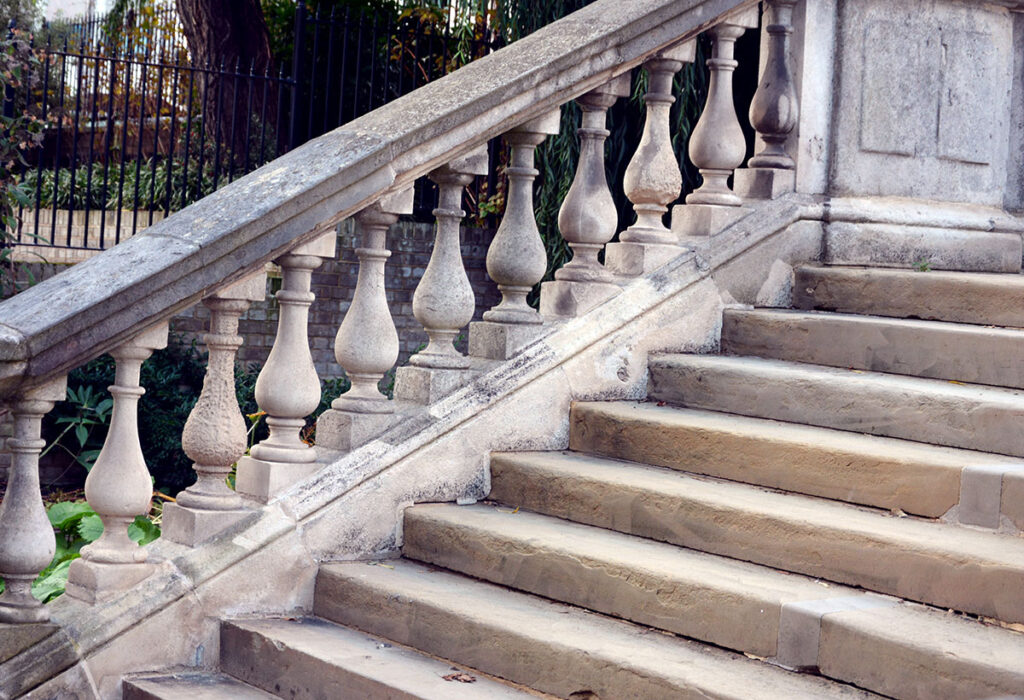 What Is The Hand Symbol in Jewellery? From Fede, Figa, Fatima to Flato ...