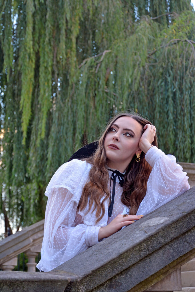 What Is The Hand Symbol in Jewellery? From Fede, Figa, Fatima to Flato ...