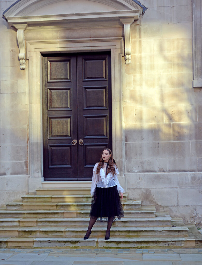 What Is The Hand Symbol in Jewellery? From Fede, Figa, Fatima to Flato ...