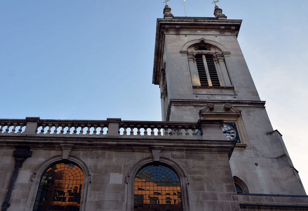 What Is The Hand Symbol in Jewellery? From Fede, Figa, Fatima to Flato ...