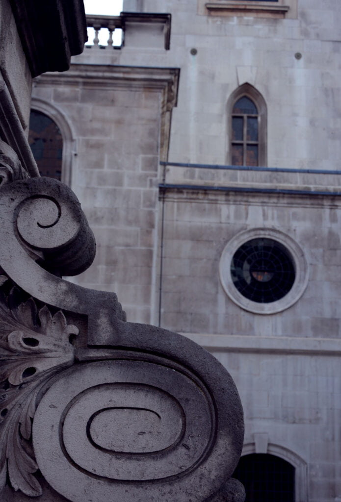 What Is The Hand Symbol in Jewellery? From Fede, Figa, Fatima to Flato ...